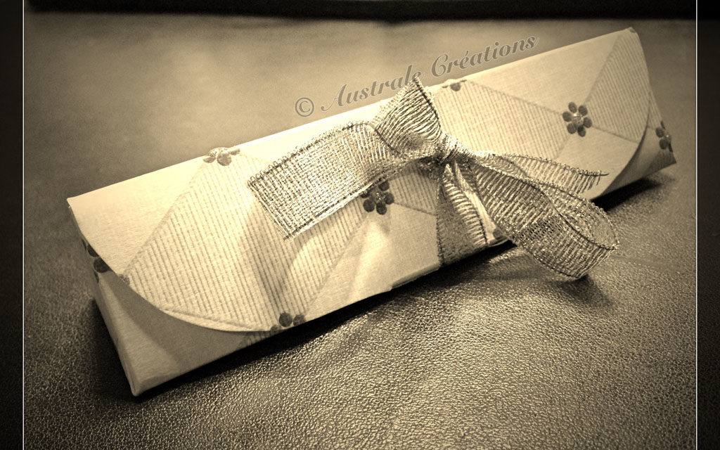 Tutoriel : Boîte Cadeau Triangle en pliages Origami (sans colle ...